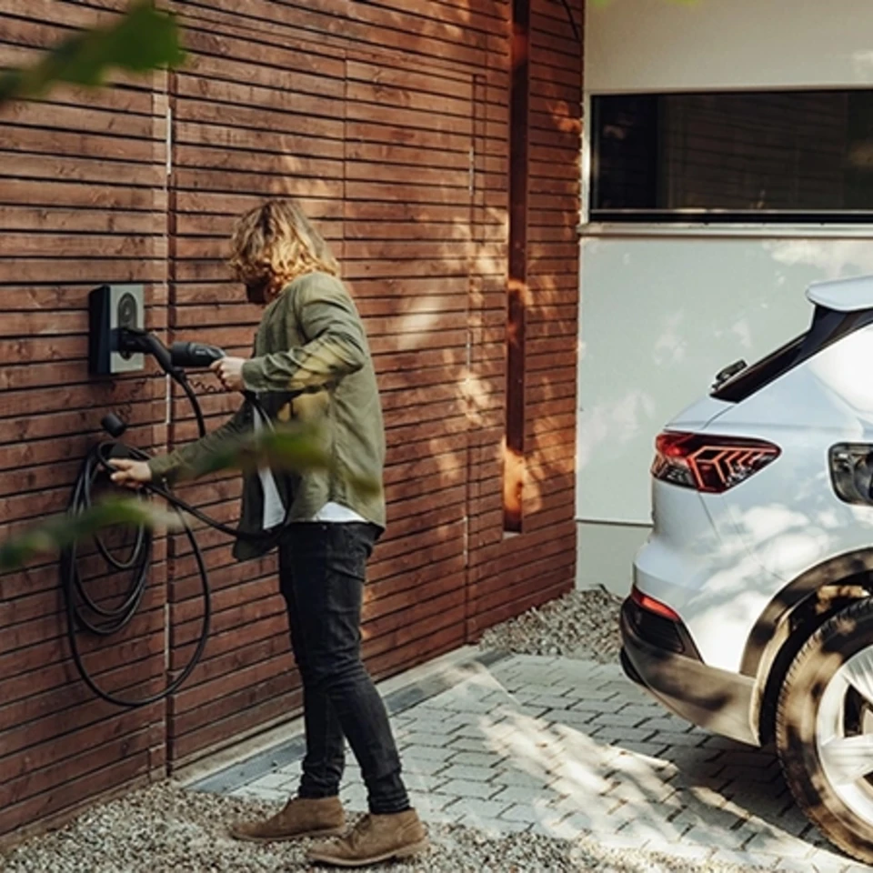 Laddbox | Ladda din elbil hemma | Santander Leasing - Santander